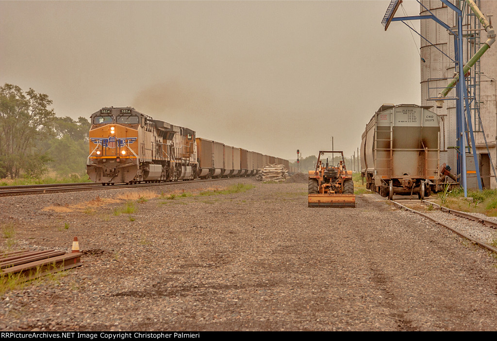 UP 5854 Leads CJKEB9-31